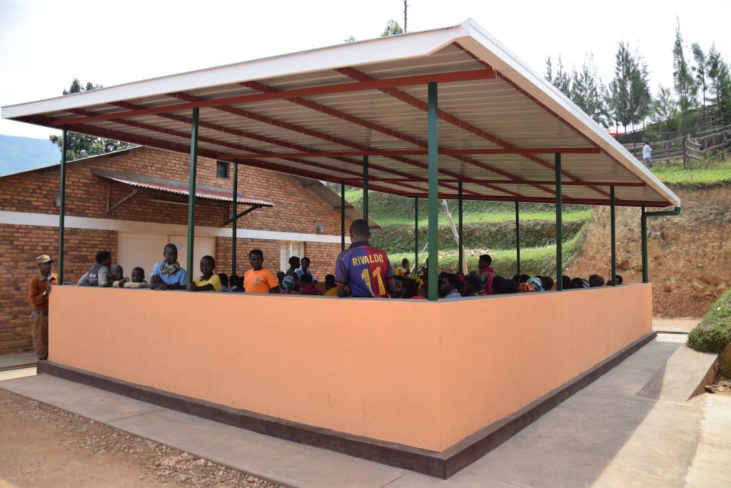 Internacionalización y CooperaciónLA UMH CONSTRUYE UNA SALA DE ESPERA ...